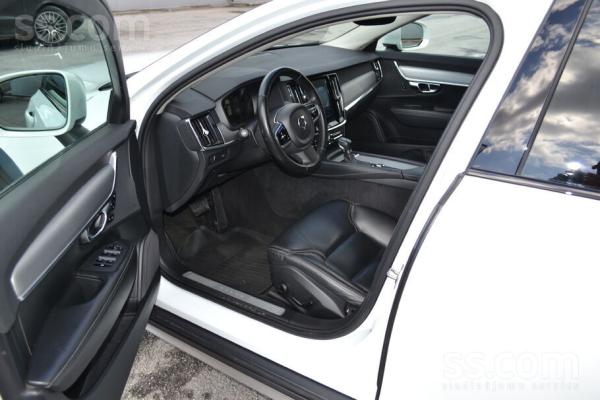White Volvo V90 2018 in Tallinn, with an engine capacity of 2.00 L and mileage of 273 thousand km for 16900 €, photo 8 on AUTOMOTO.COM.LV