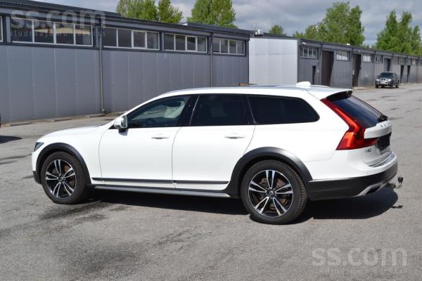 White Volvo V90 2018 in Tallinn, with an engine capacity of 2.00 L and mileage of 273 thousand km for 16900 €, photo 4 on AUTOMOTO.COM.LV