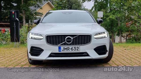 White Volvo V90 2019 in Tallinn, with an engine capacity of 2.00 L and mileage of 109 thousand km for 29900 €, photo 4 on AUTOMOTO.COM.LV