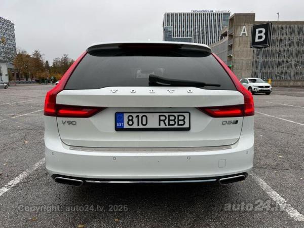 White Volvo V90 2016 in Parnu, with an engine capacity of 2.00 L and mileage of 220 thousand km for 18500 €, photo 3 on AUTOMOTO.COM.LV