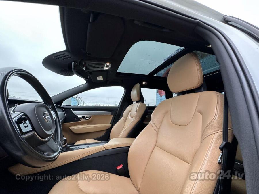 Balts Volvo V90 2016 Pērnava, ar dzinēja tilpumu 2.00 L un nobraukumu 220 tūkst. km par 18500 €, foto 14 vietnē AUTOMOTO.COM.LV