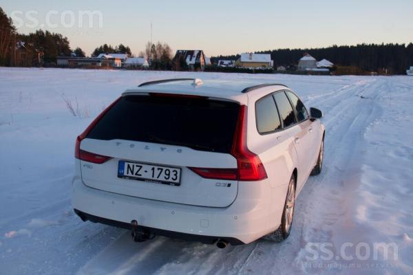 White Volvo V90 2016 in Riga, with an engine capacity of 2.00 L and mileage of 195 thousand km for 15850 €, photo 4 on AUTOMOTO.COM.LV