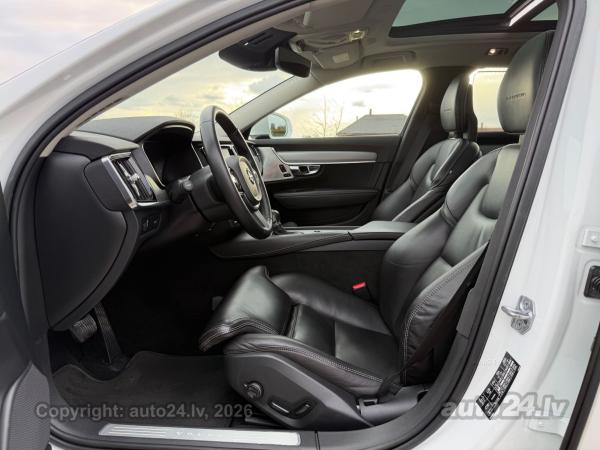 White Volvo V90 2016 in Tallinn, with an engine capacity of 2.00 L and mileage of 253 thousand km for 17990 €, photo 7 on AUTOMOTO.COM.LV