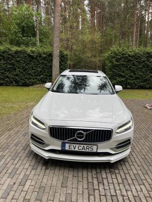 White Volvo V90 2016 in Riga, with an engine capacity of 2.00 L and mileage of 371 thousand km for 16000 €, photo 7 on AUTOMOTO.COM.LV