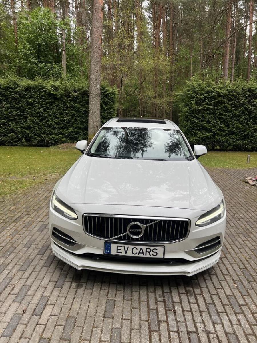 White Volvo V90 2016 in Riga, with an engine capacity of 2.00 L and mileage of 371 thousand km for 16000 €, photo 7 on AUTOMOTO.COM.LV