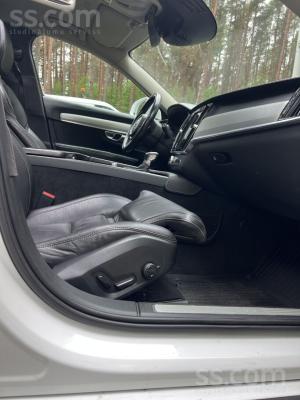 White Volvo V90 2016 in Riga, with an engine capacity of 2.00 L and mileage of 371 thousand km for 16000 €, photo 9 on AUTOMOTO.COM.LV