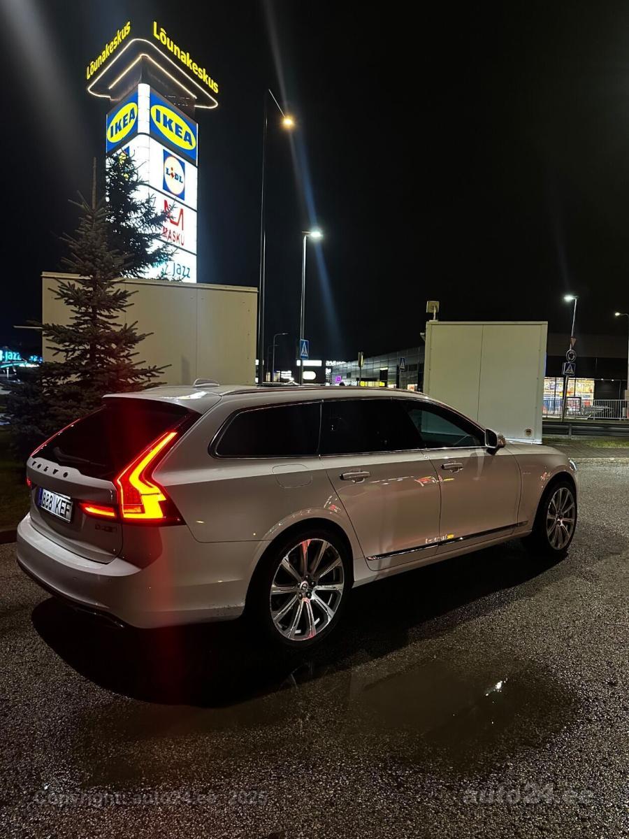 Balts Volvo V90 2017 Tallina, ar dzinēja tilpumu 2.00 L un nobraukumu 119 tūkst. km par 26500 €, foto 4 vietnē AUTOMOTO.COM.LV