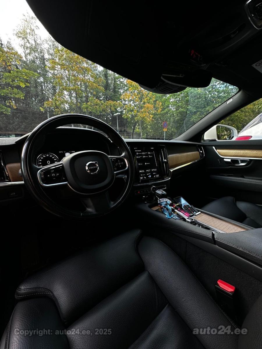 Balts Volvo V90 2017 Tallina, ar dzinēja tilpumu 2.00 L un nobraukumu 119 tūkst. km par 26500 €, foto 8 vietnē AUTOMOTO.COM.LV