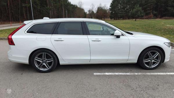 White Volvo V90 2017 in Prienai, with an engine capacity of 1.97 L and mileage of 613 thousand km for 9999 €, photo 9 on AUTOMOTO.COM.LV