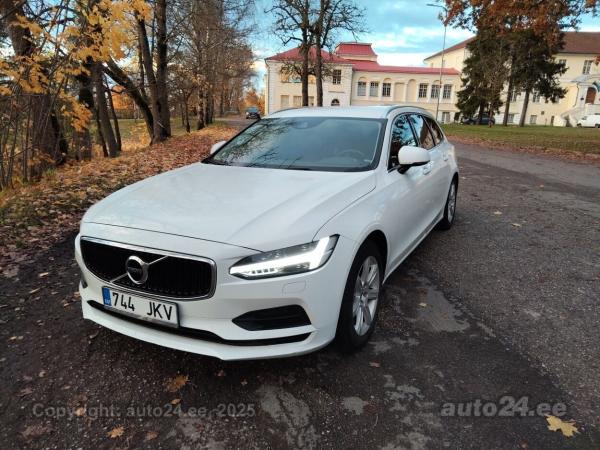 Balts Volvo V90 2017 Hāpsalu, ar dzinēja tilpumu 2.00 L un nobraukumu 359 tūkst. km par 12500 €, foto 1 vietnē AUTOMOTO.COM.LV