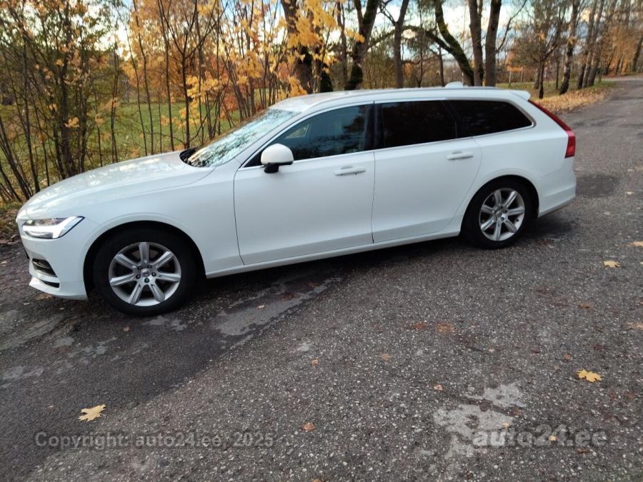 White Volvo V90 2017 in Haapsalu, with an engine capacity of 2.00 L and mileage of 359 thousand km for 12500 €, photo 3 on AUTOMOTO.COM.LV