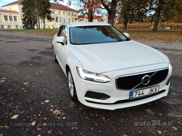 White Volvo V90 2017 in Haapsalu, with an engine capacity of 2.00 L and mileage of 359 thousand km for 12500 €, photo 2 on AUTOMOTO.COM.LV