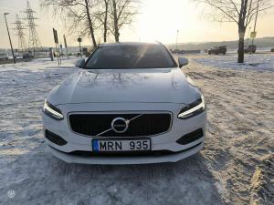 White Volvo V90 2017 in Kaunas, with an engine capacity of 1.97 L and mileage of 302 thousand km for 13750 €, photo 2 on AUTOMOTO.COM.LV