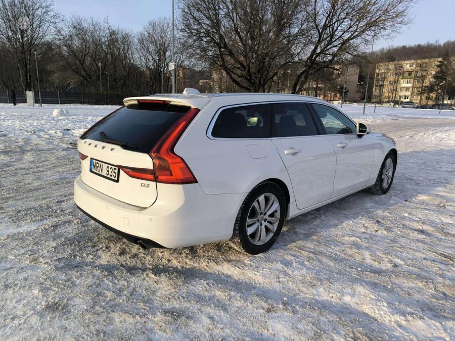 White Volvo V90 2017 in Kaunas, with an engine capacity of 1.97 L and mileage of 302 thousand km for 13750 €, photo 5 on AUTOMOTO.COM.LV