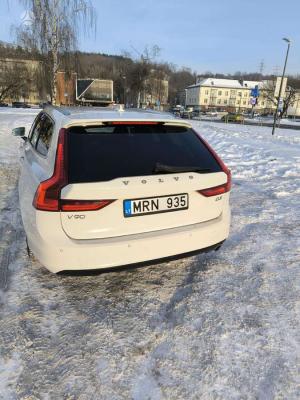 White Volvo V90 2017 in Kaunas, with an engine capacity of 1.97 L and mileage of 302 thousand km for 13750 €, photo 6 on AUTOMOTO.COM.LV