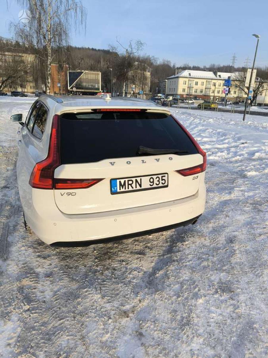 White Volvo V90 2017 in Kaunas, with an engine capacity of 1.97 L and mileage of 302 thousand km for 13750 €, photo 6 on AUTOMOTO.COM.LV