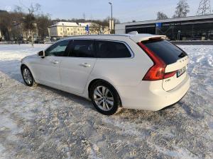 White Volvo V90 2017 in Kaunas, with an engine capacity of 1.97 L and mileage of 302 thousand km for 13750 €, photo 7 on AUTOMOTO.COM.LV