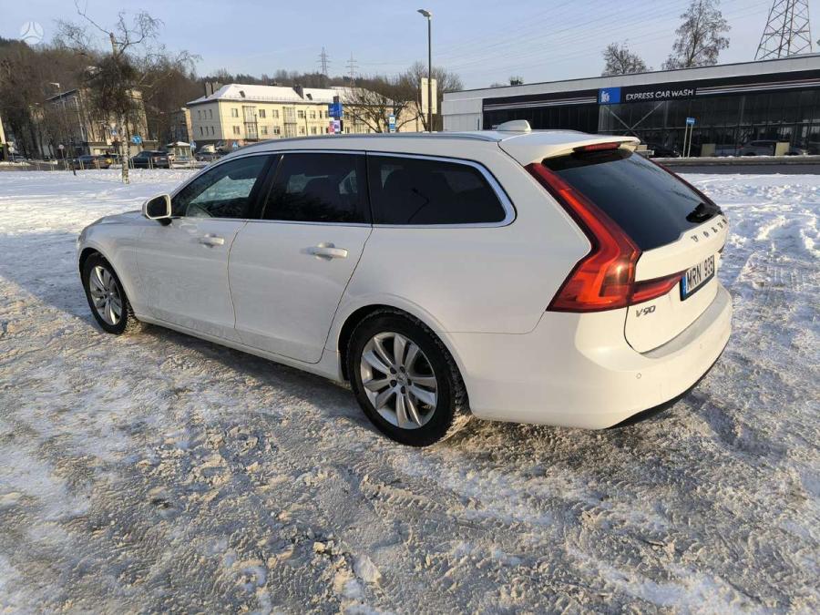White Volvo V90 2017 in Kaunas, with an engine capacity of 1.97 L and mileage of 302 thousand km for 13750 €, photo 7 on AUTOMOTO.COM.LV