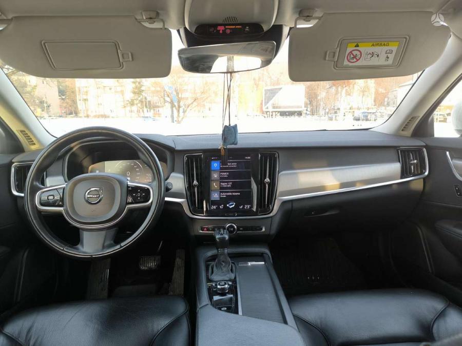 White Volvo V90 2017 in Kaunas, with an engine capacity of 1.97 L and mileage of 302 thousand km for 13750 €, photo 9 on AUTOMOTO.COM.LV