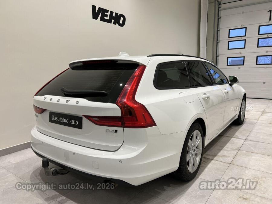 Balts Volvo V90 2017 Tallina, ar dzinēja tilpumu 2.00 L un nobraukumu 234 tūkst. km par 14900 €, foto 2 vietnē AUTOMOTO.COM.LV