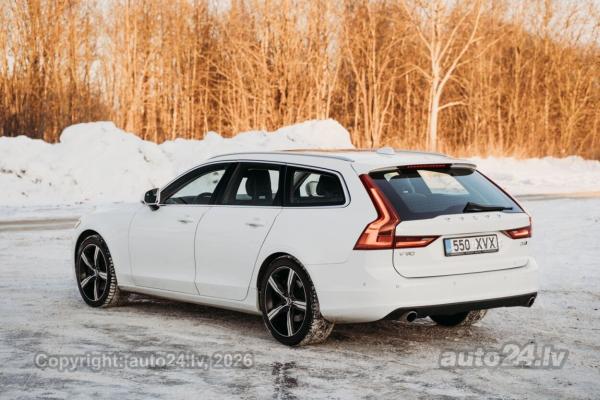 Balts Volvo V90 2017 Tallina, ar dzinēja tilpumu 2.00 L un nobraukumu 230 tūkst. km par 14990 €, foto 5 vietnē AUTOMOTO.COM.LV