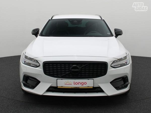 White Volvo V90 2017 in Vilnius, with an engine capacity of 2.00 L and mileage of 243 thousand km for 16999 €, photo 3 on AUTOMOTO.COM.LV