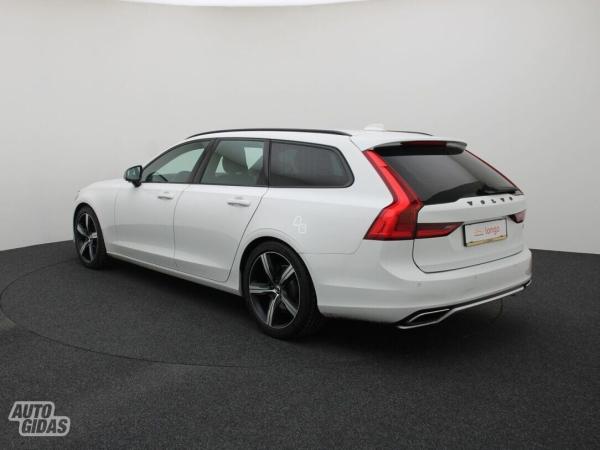 White Volvo V90 2017 in Vilnius, with an engine capacity of 2.00 L and mileage of 243 thousand km for 16999 €, photo 7 on AUTOMOTO.COM.LV