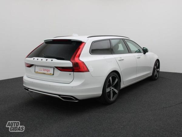 White Volvo V90 2017 in Vilnius, with an engine capacity of 2.00 L and mileage of 243 thousand km for 16999 €, photo 8 on AUTOMOTO.COM.LV