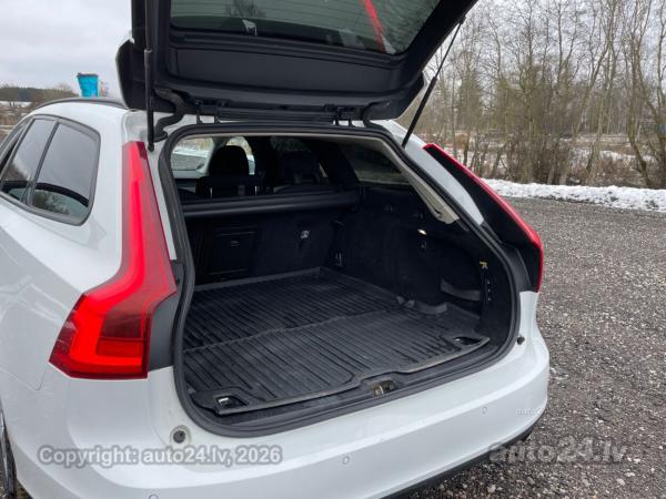 Balts Volvo V90 2017 Tartu, ar dzinēja tilpumu 2.00 L un nobraukumu 250 tūkst. km par 14000 €, foto 10 vietnē AUTOMOTO.COM.LV