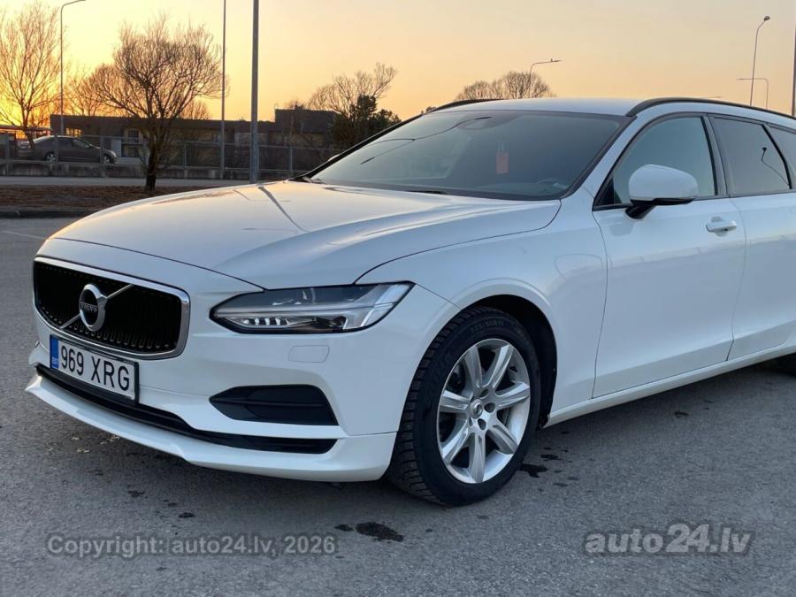 White Volvo V90 2017 in Tartu, with an engine capacity of 2.00 L and mileage of 251 thousand km for 15000 €, photo 9 on AUTOMOTO.COM.LV