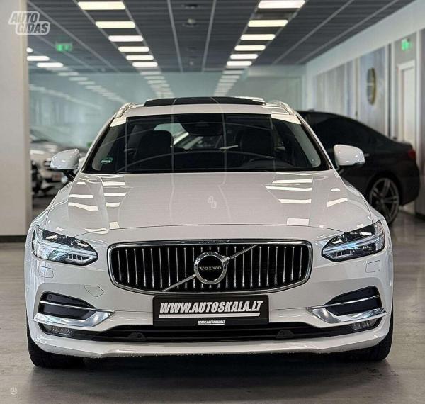 White Volvo V90 2017 in Klaipeda, with an engine capacity of 2.00 L and mileage of 302 thousand km for 16950 €, photo 2 on AUTOMOTO.COM.LV