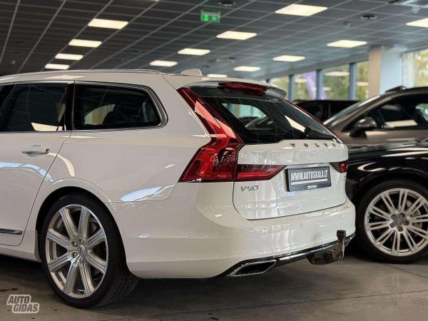 White Volvo V90 2017 in Klaipeda, with an engine capacity of 2.00 L and mileage of 302 thousand km for 16950 €, photo 7 on AUTOMOTO.COM.LV
