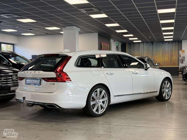 White Volvo V90 2017 in Klaipeda, with an engine capacity of 2.00 L and mileage of 302 thousand km for 16950 €, photo 8 on AUTOMOTO.COM.LV