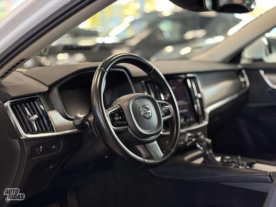 Balts Volvo V90 2017 Klaipėda, ar dzinēja tilpumu 2.00 L un nobraukumu 302 tūkst. km par 16950 €, foto 14 vietnē AUTOMOTO.COM.LV