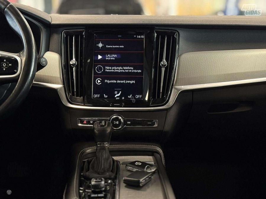 Balts Volvo V90 2017 Klaipėda, ar dzinēja tilpumu 2.00 L un nobraukumu 302 tūkst. km par 16950 €, foto 19 vietnē AUTOMOTO.COM.LV