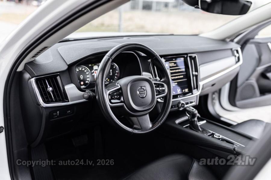 White Volvo V90 2017 in Tallinn, with an engine capacity of 2.00 L and mileage of 230 thousand km for 15990 €, photo 12 on AUTOMOTO.COM.LV