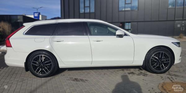 Balts Volvo V90 2017 Viļņa, ar dzinēja tilpumu 2.00 L un nobraukumu 223 tūkst. km par 15800 €, foto 6 vietnē AUTOMOTO.COM.LV