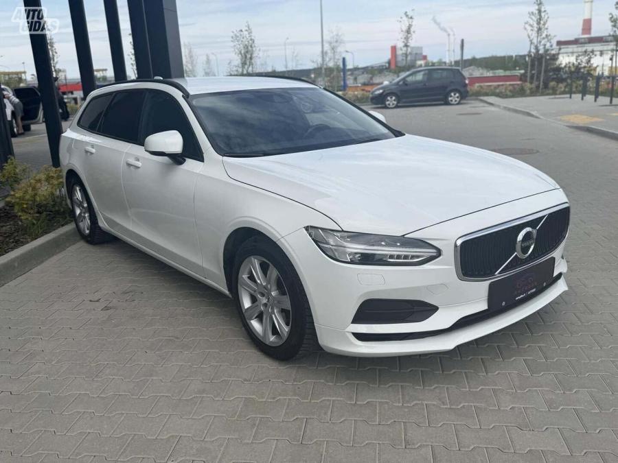 White Volvo V90 2017 in Vilnius, with an engine capacity of 2.00 L and mileage of 260 thousand km for 14700 €, photo 6 on AUTOMOTO.COM.LV