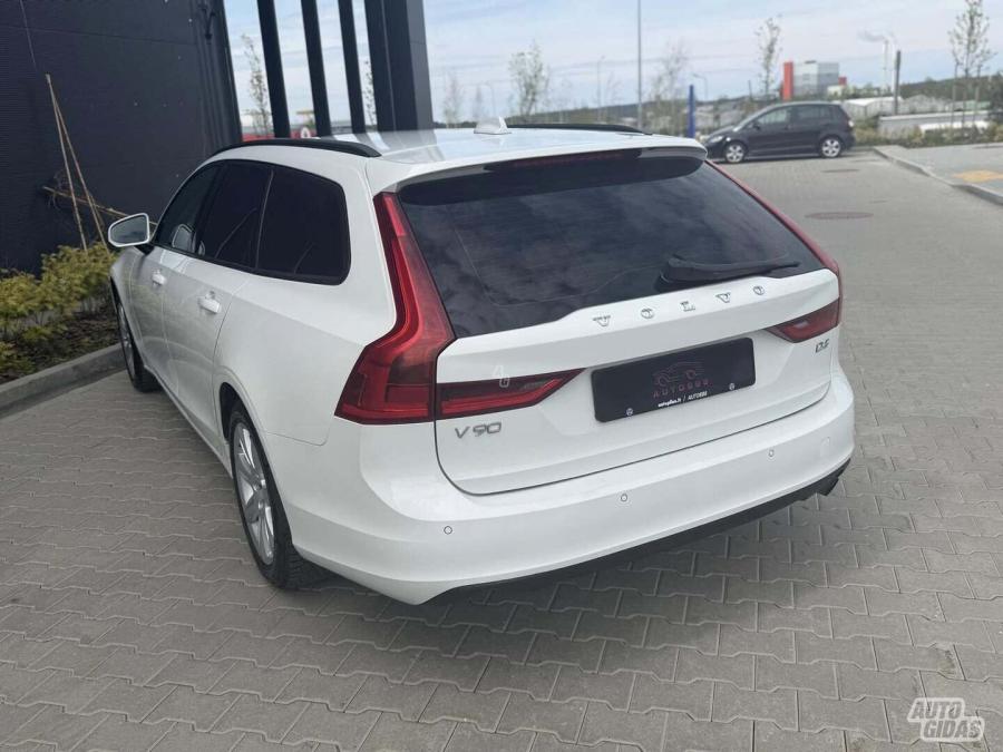 White Volvo V90 2017 in Vilnius, with an engine capacity of 2.00 L and mileage of 260 thousand km for 14700 €, photo 8 on AUTOMOTO.COM.LV