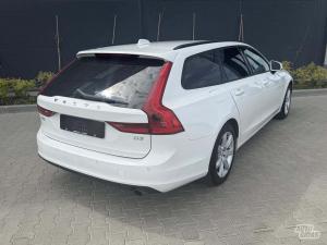 White Volvo V90 2017 in Vilnius, with an engine capacity of 2.00 L and mileage of 260 thousand km for 14700 €, photo 11 on AUTOMOTO.COM.LV