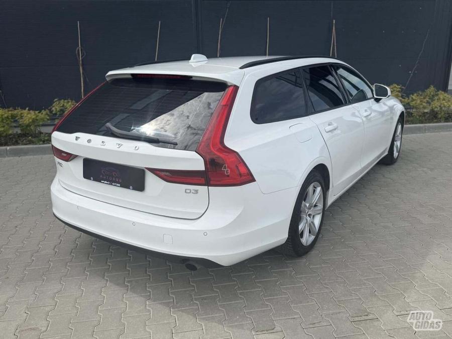 White Volvo V90 2017 in Vilnius, with an engine capacity of 2.00 L and mileage of 260 thousand km for 14700 €, photo 11 on AUTOMOTO.COM.LV