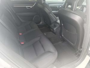 White Volvo V90 2017 in Vilnius, with an engine capacity of 2.00 L and mileage of 260 thousand km for 14700 €, photo 14 on AUTOMOTO.COM.LV