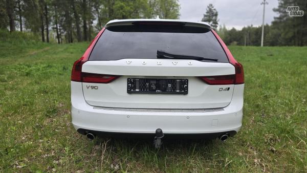 Balts Volvo V90 2017 Viļņa, ar dzinēja tilpumu 2.00 L un nobraukumu 223 tūkst. km par 15470 €, foto 5 vietnē AUTOMOTO.COM.LV