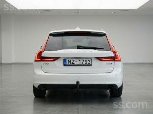 Balts Volvo V90 2017 Rīga, ar dzinēja tilpumu 2.00 L un nobraukumu 198 tūkst. km par 14950 €, foto 4 vietnē AUTOMOTO.COM.LV