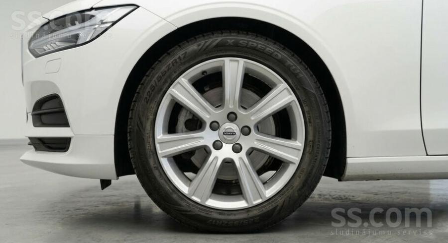 Balts Volvo V90 2017 Rīga, ar dzinēja tilpumu 2.00 L un nobraukumu 198 tūkst. km par 14950 €, foto 5 vietnē AUTOMOTO.COM.LV