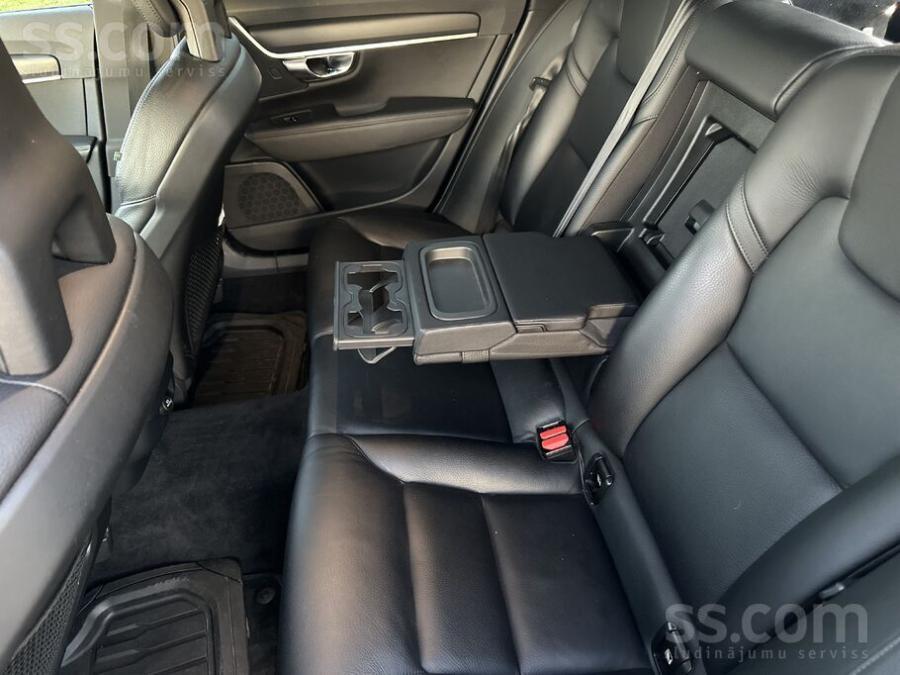 Balts Volvo V90 2017 Rīga, ar dzinēja tilpumu 2.00 L un nobraukumu 198 tūkst. km par 14950 €, foto 14 vietnē AUTOMOTO.COM.LV