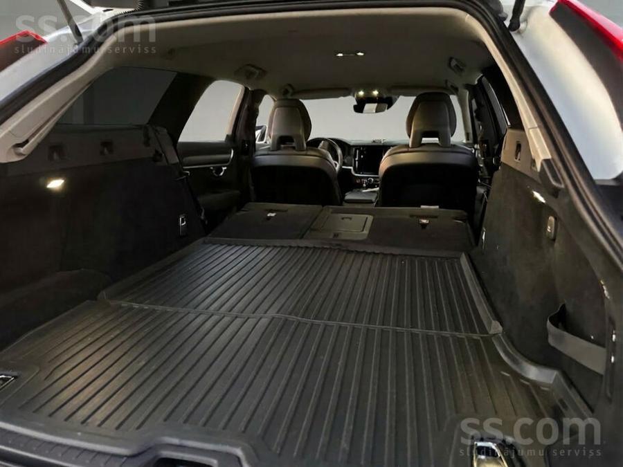 Balts Volvo V90 2017 Rīga, ar dzinēja tilpumu 2.00 L un nobraukumu 198 tūkst. km par 14950 €, foto 26 vietnē AUTOMOTO.COM.LV