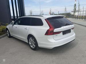 White Volvo V90 2017 in Vilnius, with an engine capacity of 2.00 L and mileage of 259 thousand km for 11999 €, photo 7 on AUTOMOTO.COM.LV