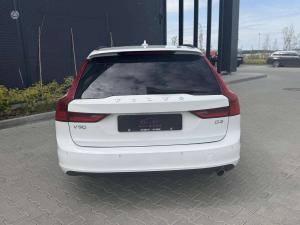 White Volvo V90 2017 in Vilnius, with an engine capacity of 2.00 L and mileage of 259 thousand km for 11999 €, photo 9 on AUTOMOTO.COM.LV