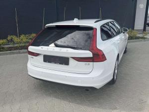 White Volvo V90 2017 in Vilnius, with an engine capacity of 2.00 L and mileage of 259 thousand km for 11999 €, photo 10 on AUTOMOTO.COM.LV